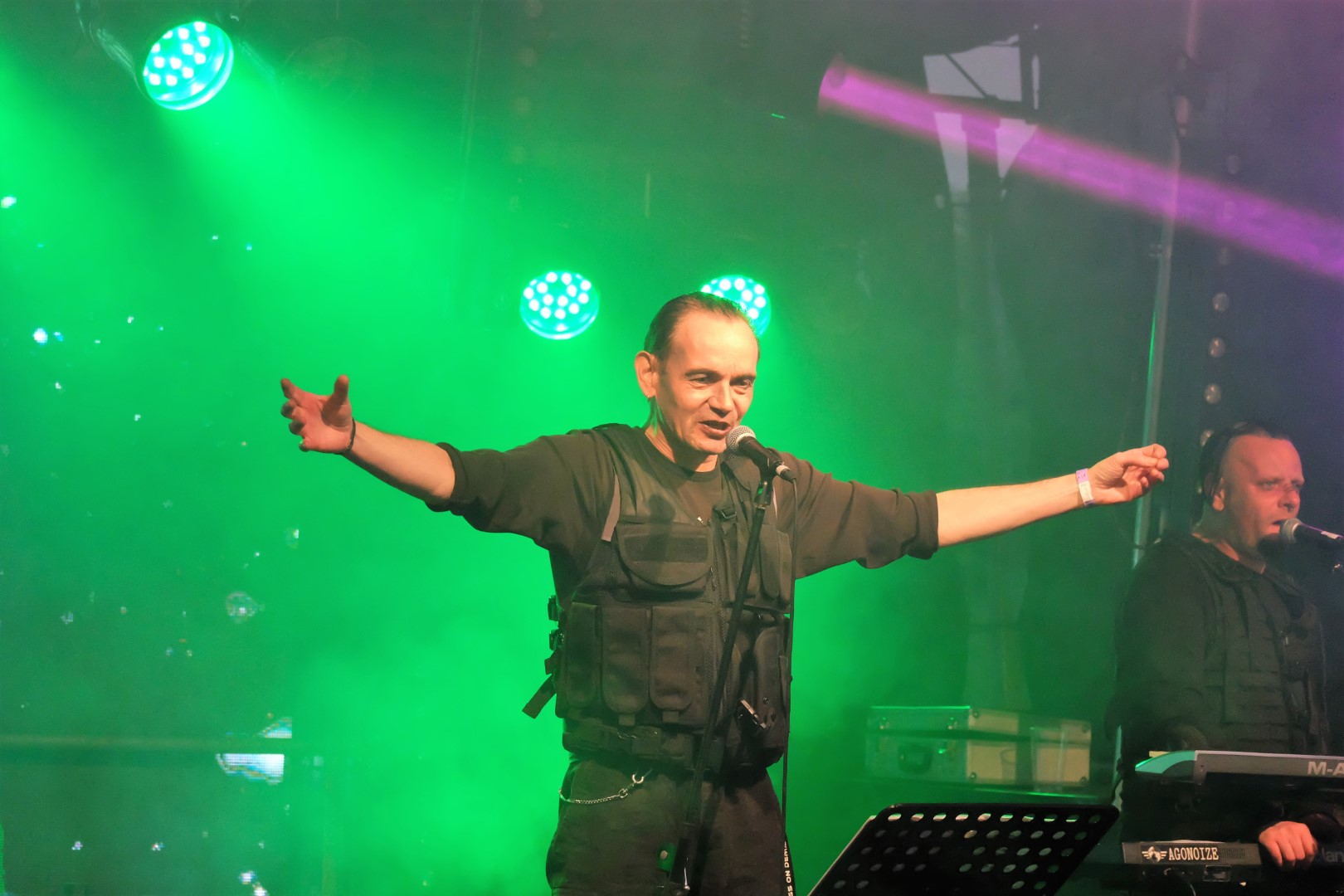 Electronic Body Music (EBM) - Tanzbare Aggressivität - Gothic Empire