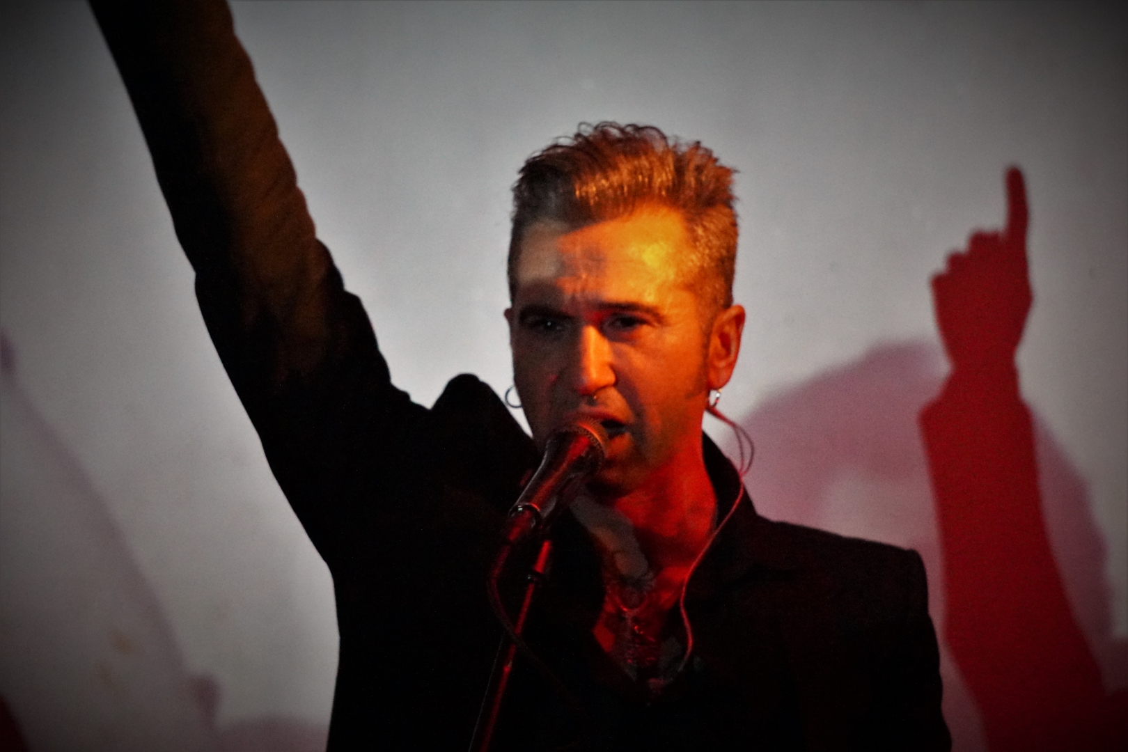 Konzertbericht: Living Temples / Bootblacks / Spiritual Front im ...